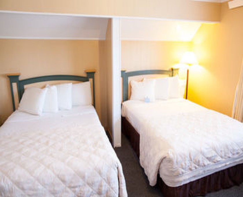 2 Double Beds Nonsmoking at the City Center Motel